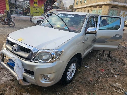 إب سيارات هيلكس2011-339216|Yemen Mazad