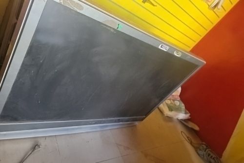 صنعاء أجهزة منزلية شاشه سوني 70 الف ريال-344360|Yemen Mazad